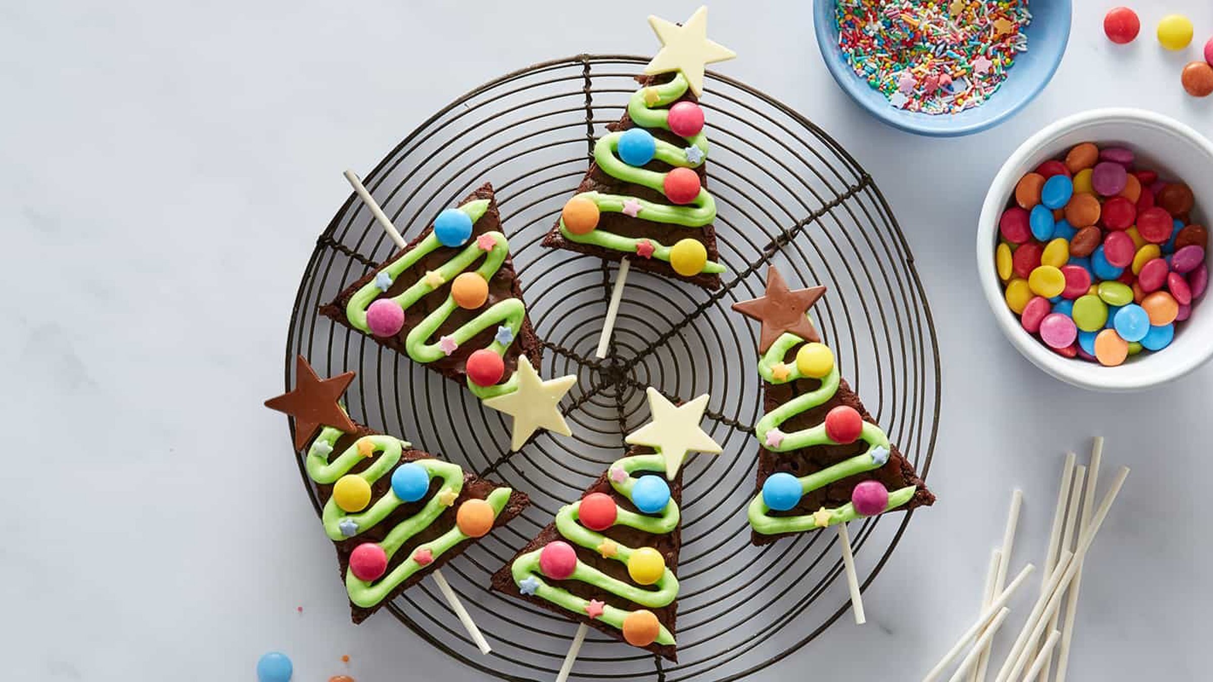 Christmas Tree Cake Pops | White Wings